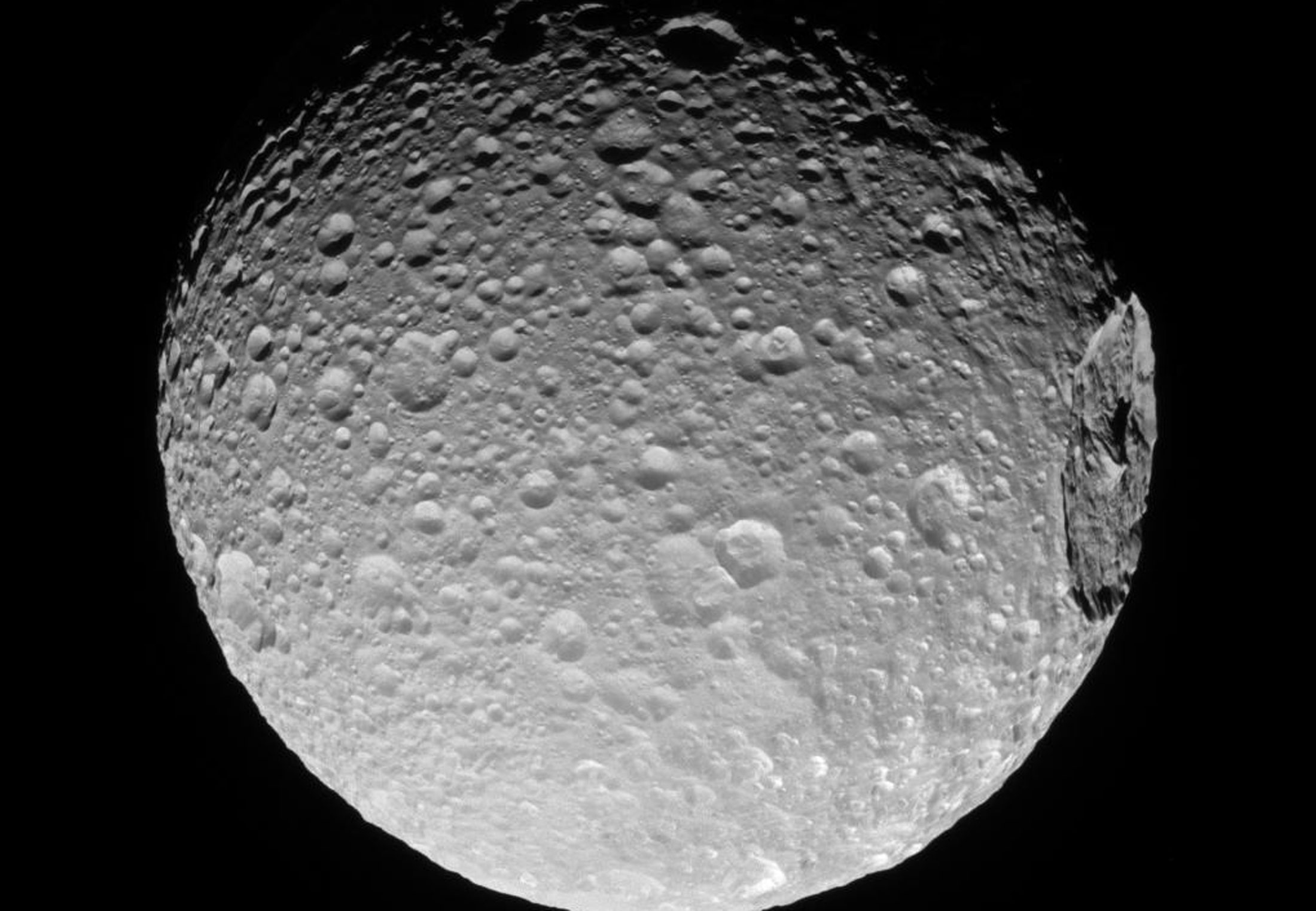 Ny oppdagelse: Saturn-måne skjulte en stor hemmelighet | illvit.no