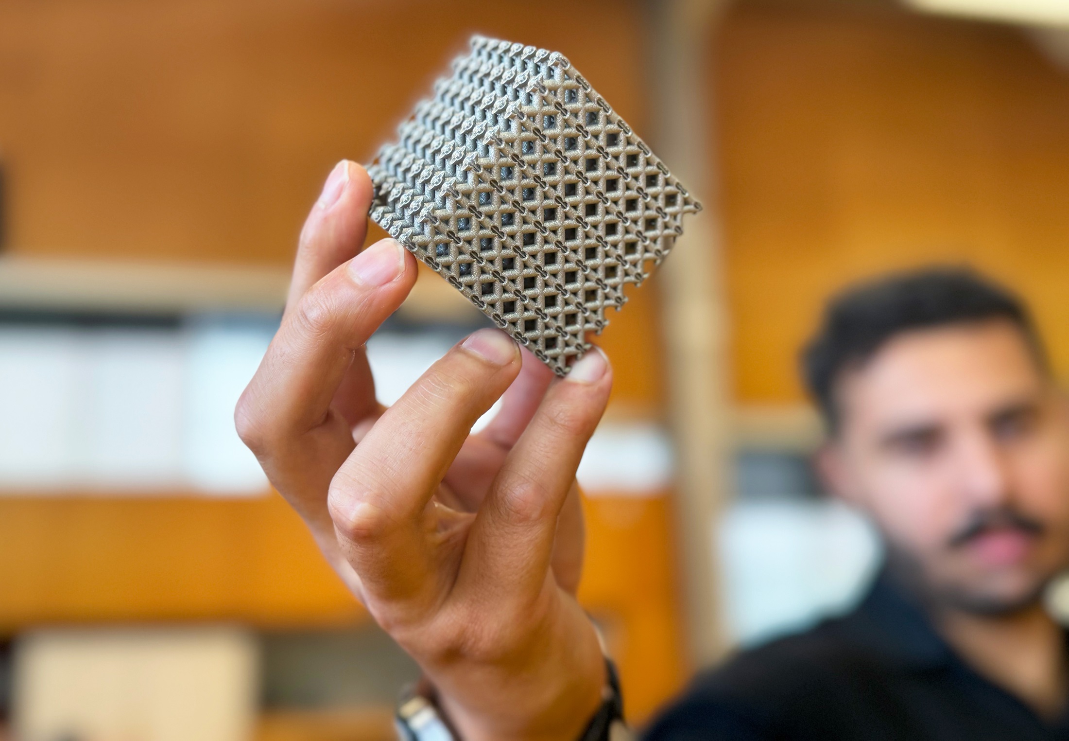 3D printed grid makes titanium super strong | scienceillustrated.com