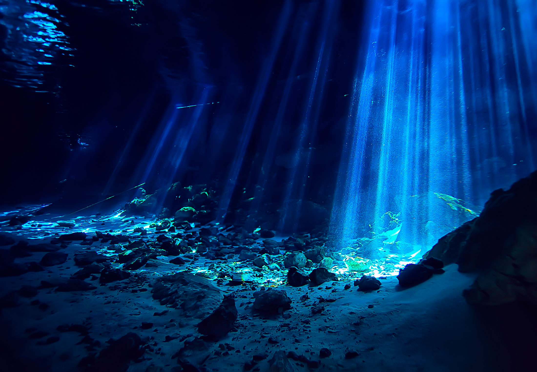 Natuurkundigen: Ontdekking op zeebodem kan Hawkings theorie over zwarte ...