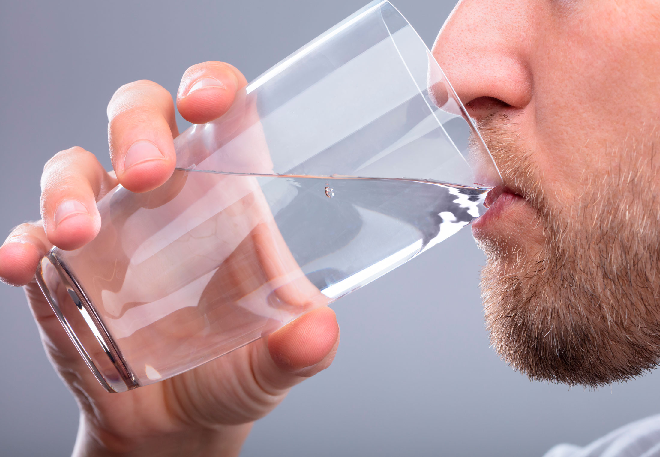 Forskare bakom stor studie: Överraskande fördelar med att dricka ...