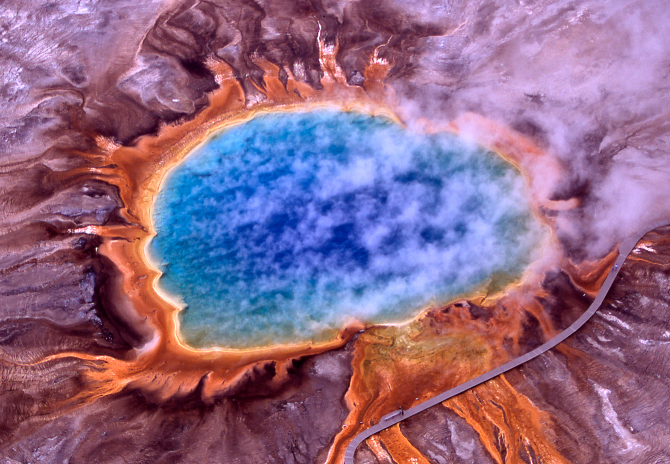 Mysterious cap beneath Yellowstone may reveal future volcanic activity ...