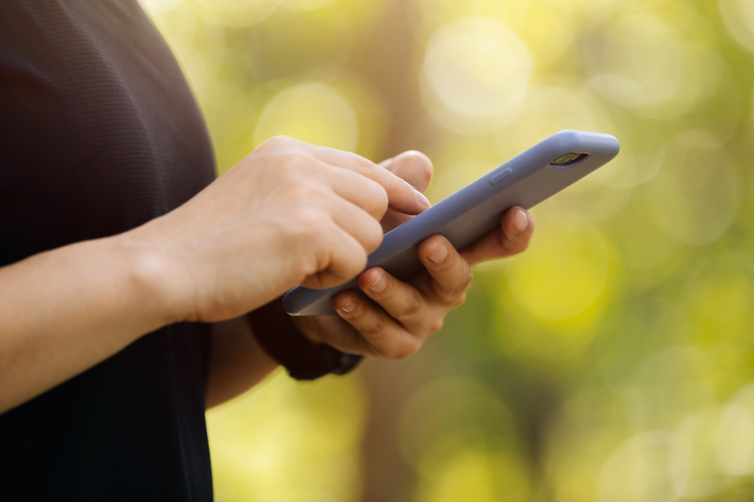 Sådan får du lynhurtigt mere plads på mobilen | komputer.dk