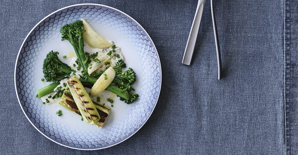 Gebakken roodbaars met preipuree, rode ui en beurre noisette | scandiliv.nl