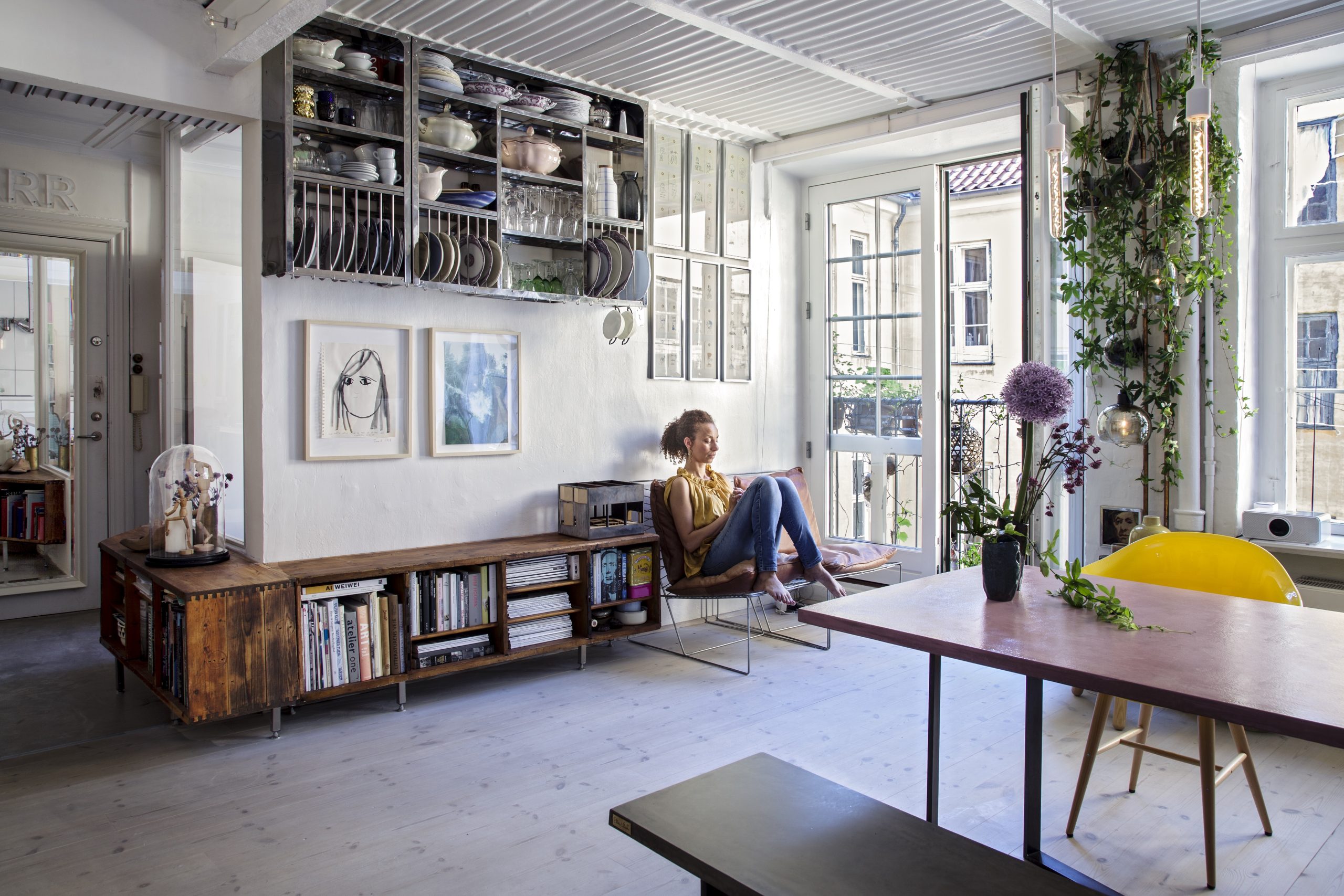 Laura udlever manges boligdrøm om at bo i en nedlagt fabriksbygning ...