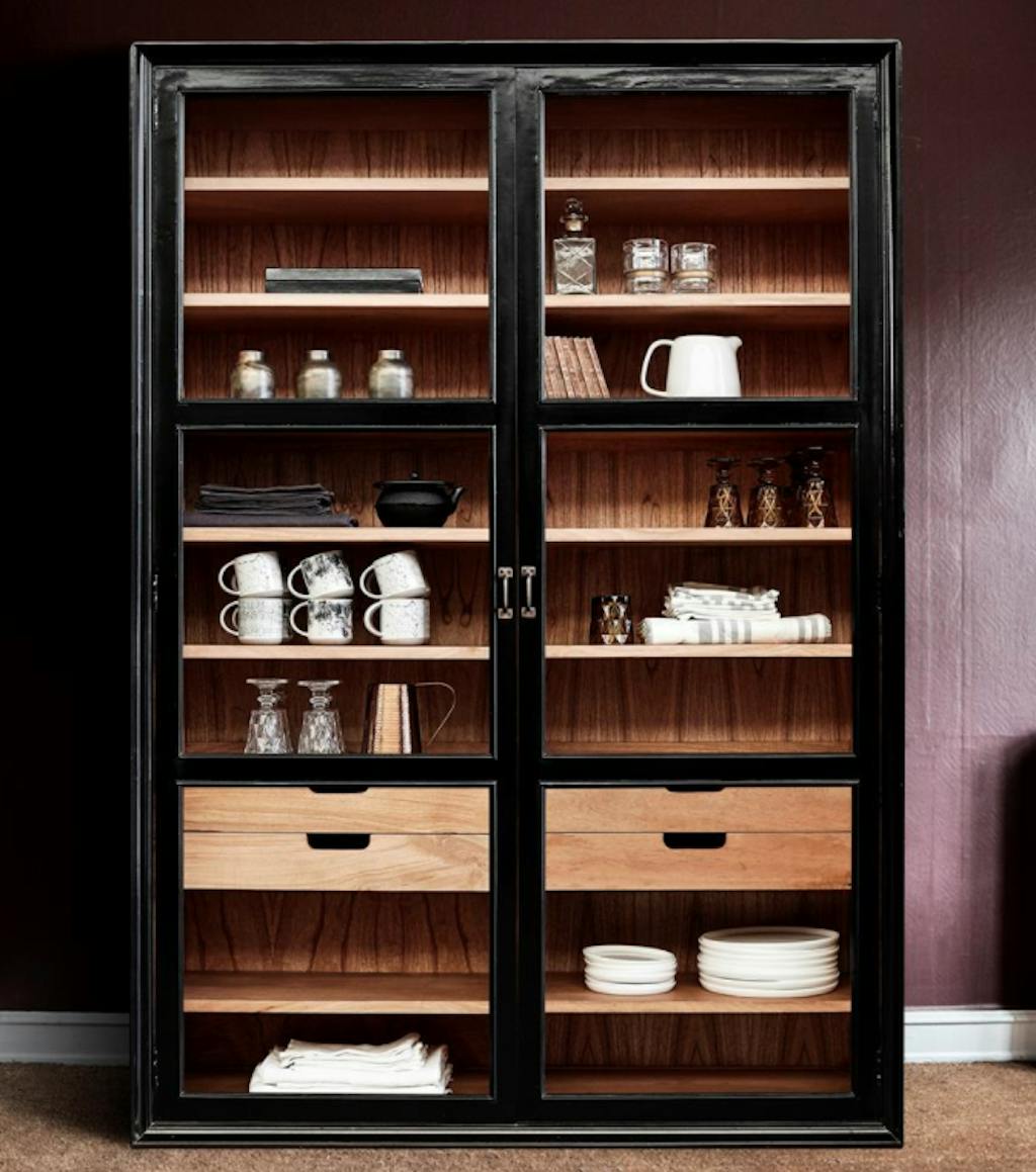 Vitrineskabe | Fra små til store vitrineskabe | woman.dk