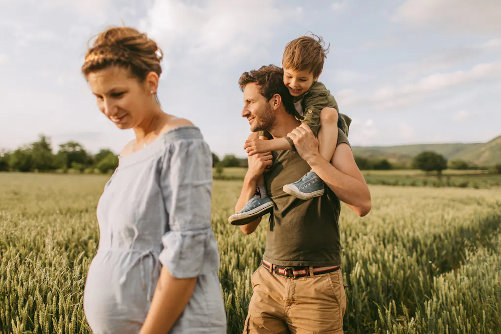 Gravid uge 25 | Din familie kan nu mærke sparkene | woman.dk