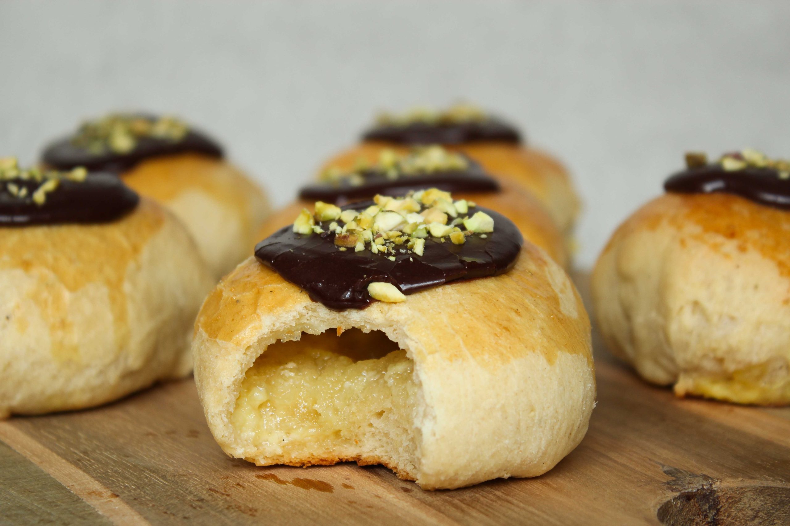 Opskrift: Gammeldags Fastelavnsboller med vaniljecreme og remonce ...