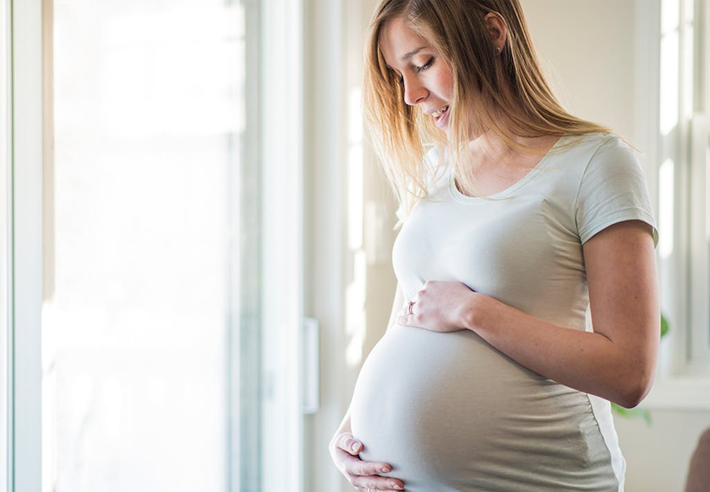 Gravid uge 21 | Fostret kan nu smage lækker mad | woman.dk