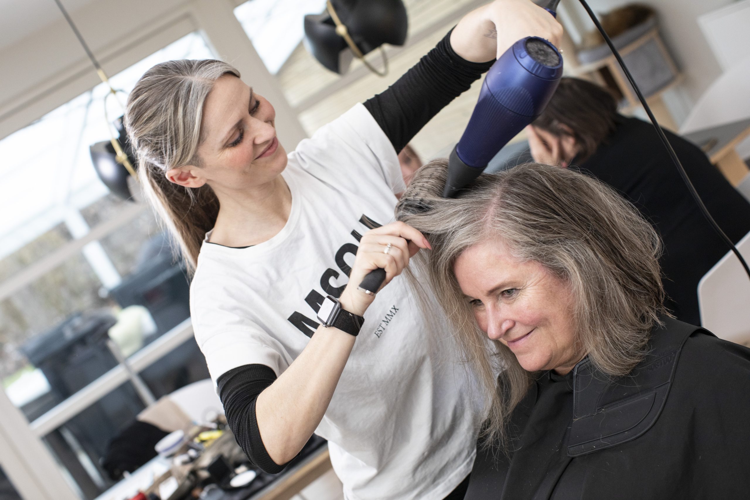 Se mit helt nye grå hår | woman.dk