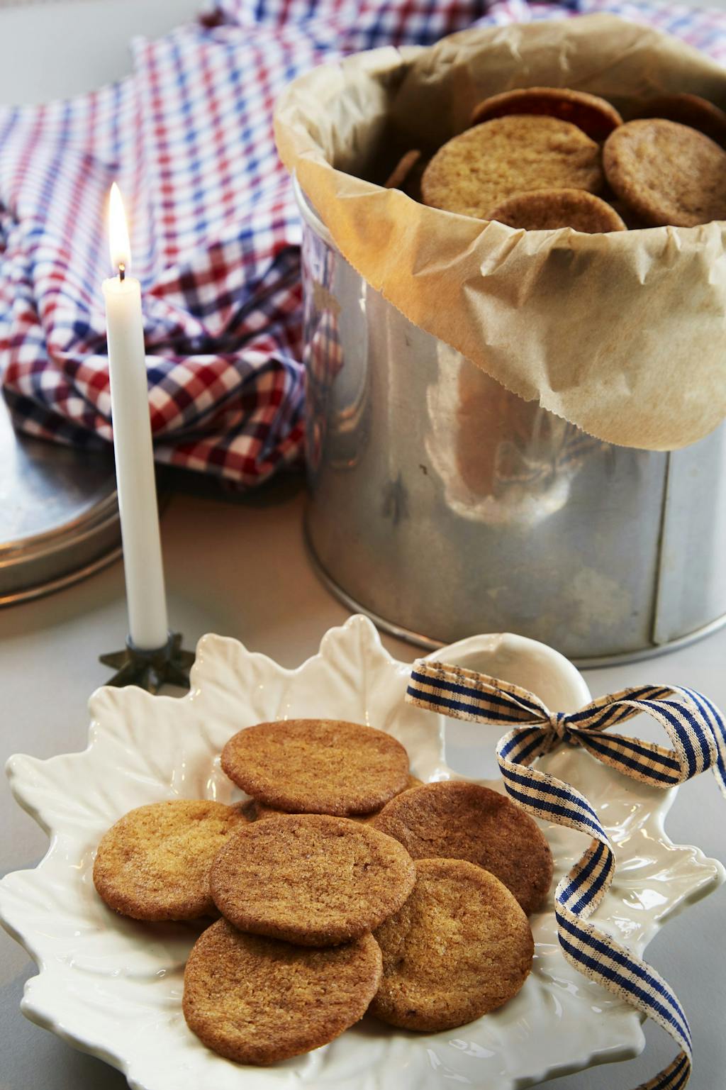 Opskrift på klassiske brunkager og småkager med ingefær og appelsin | woman.dk