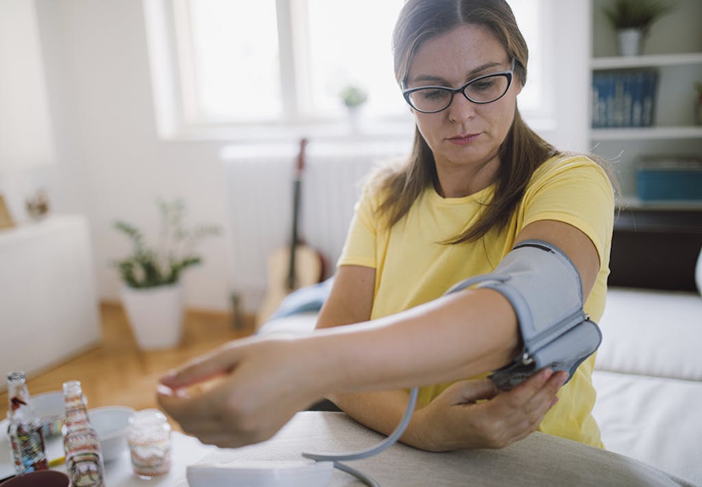 Jeg har forhøjet blodtryk – sådan passer jeg på mig selv | woman.dk