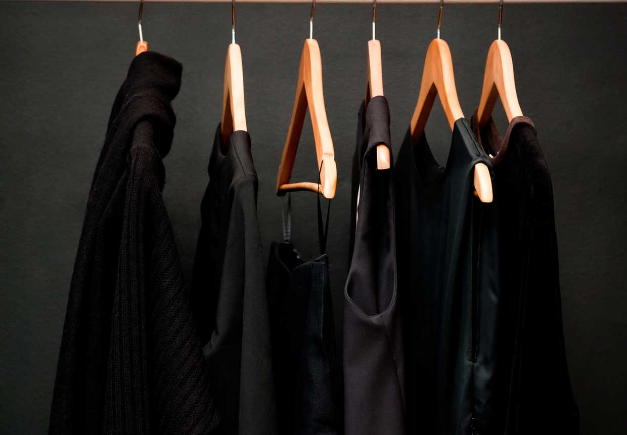 Mit sorte tøj har mistet lidt af farven - hvad skal jeg gøre? | woman.dk