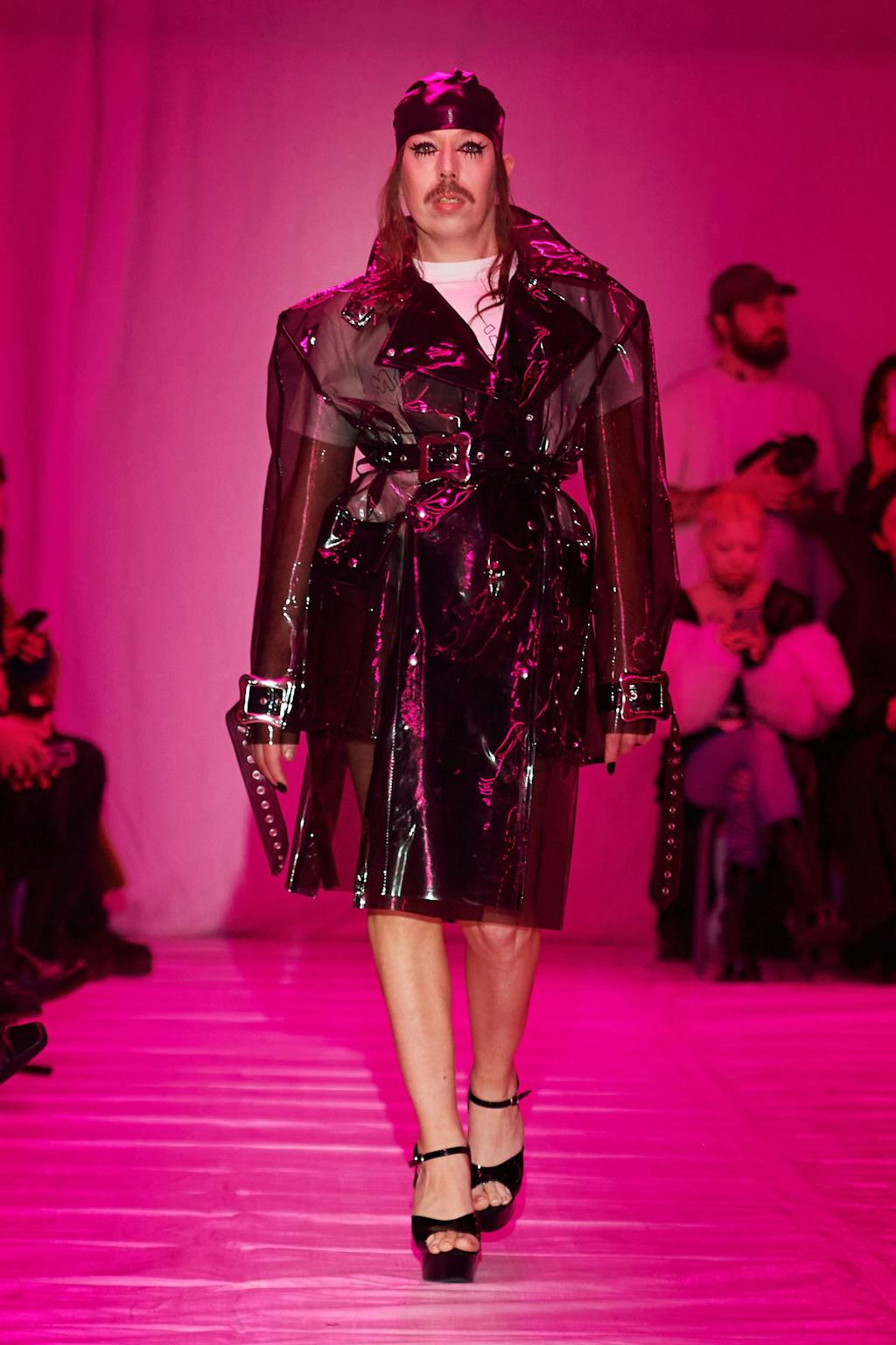 Redaktør om banebrydende show til modeugen: “Det er med til at rykke ...