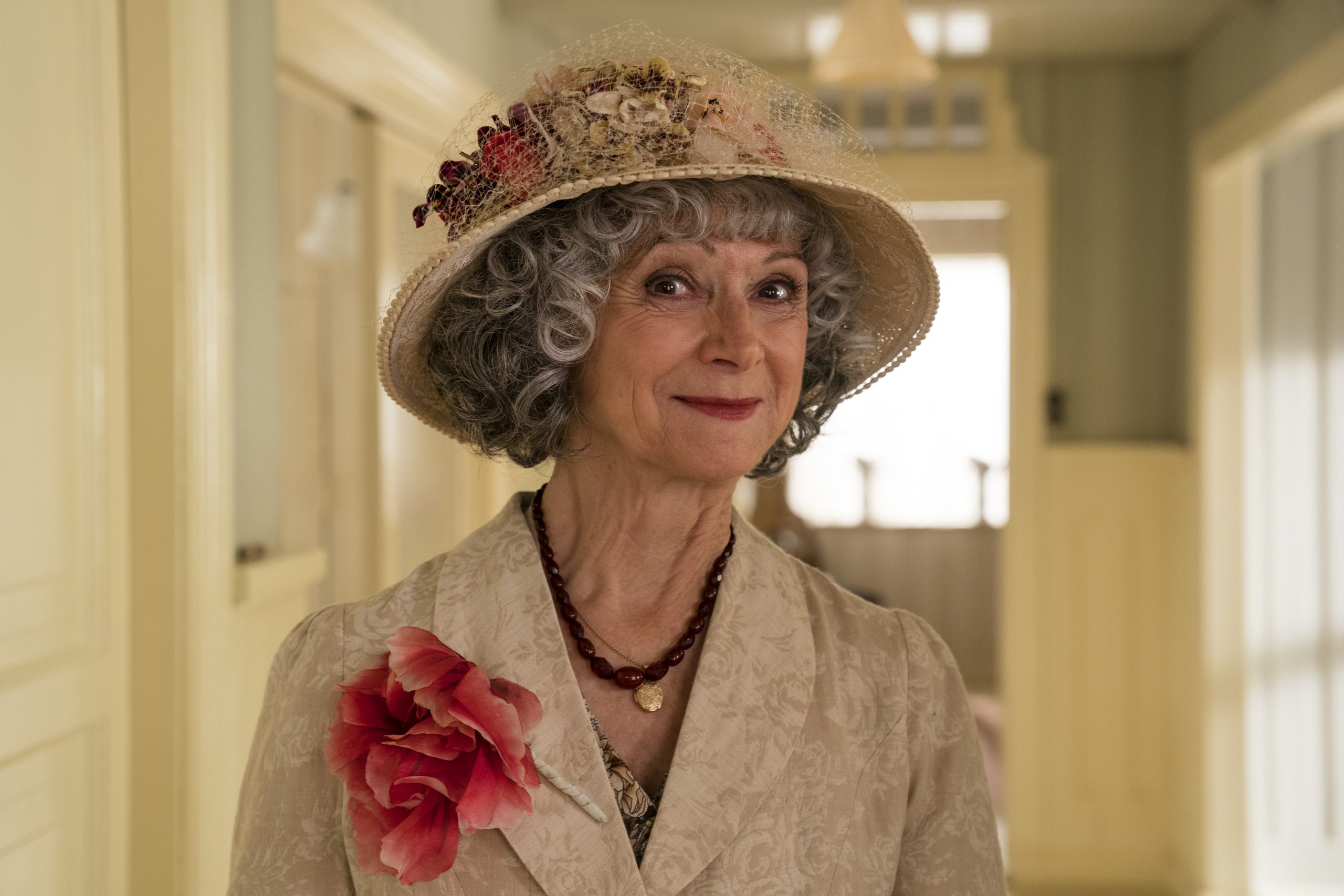 Hvem medvirker i Badehotellet 2024? Se listen over skuespillerne her ...