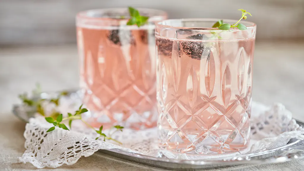 Drinks - få opskrifter på lækre cocktails, drinks og shots | woman.dk
