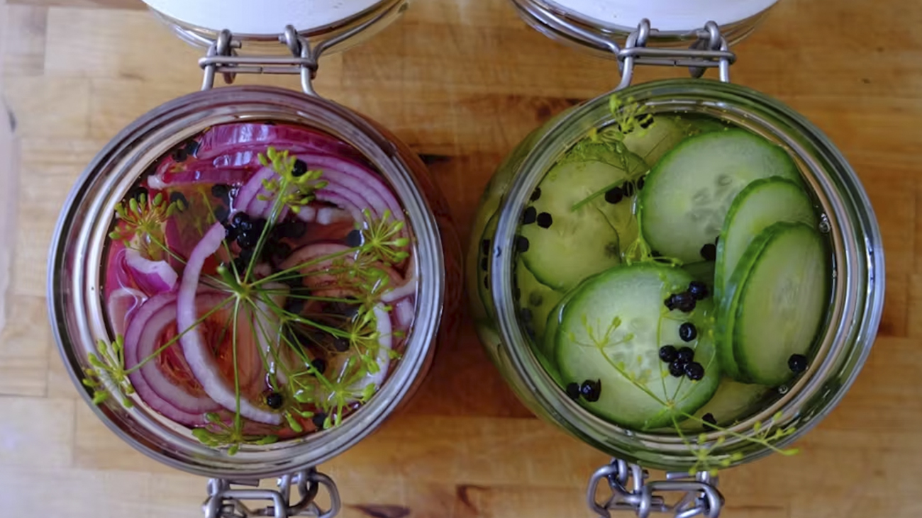 Syltede agurker - få nem opskrift på syltede agurker | woman.dk