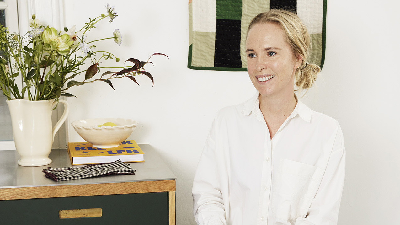 Samme rum, samme skabe, samme fliser – men et helt nyt køkken! | woman.dk