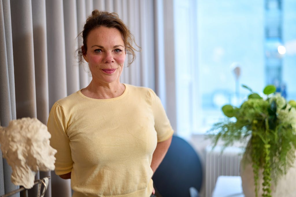 Til Middag Hos 2024: Se de 16 deltagere her | woman.dk