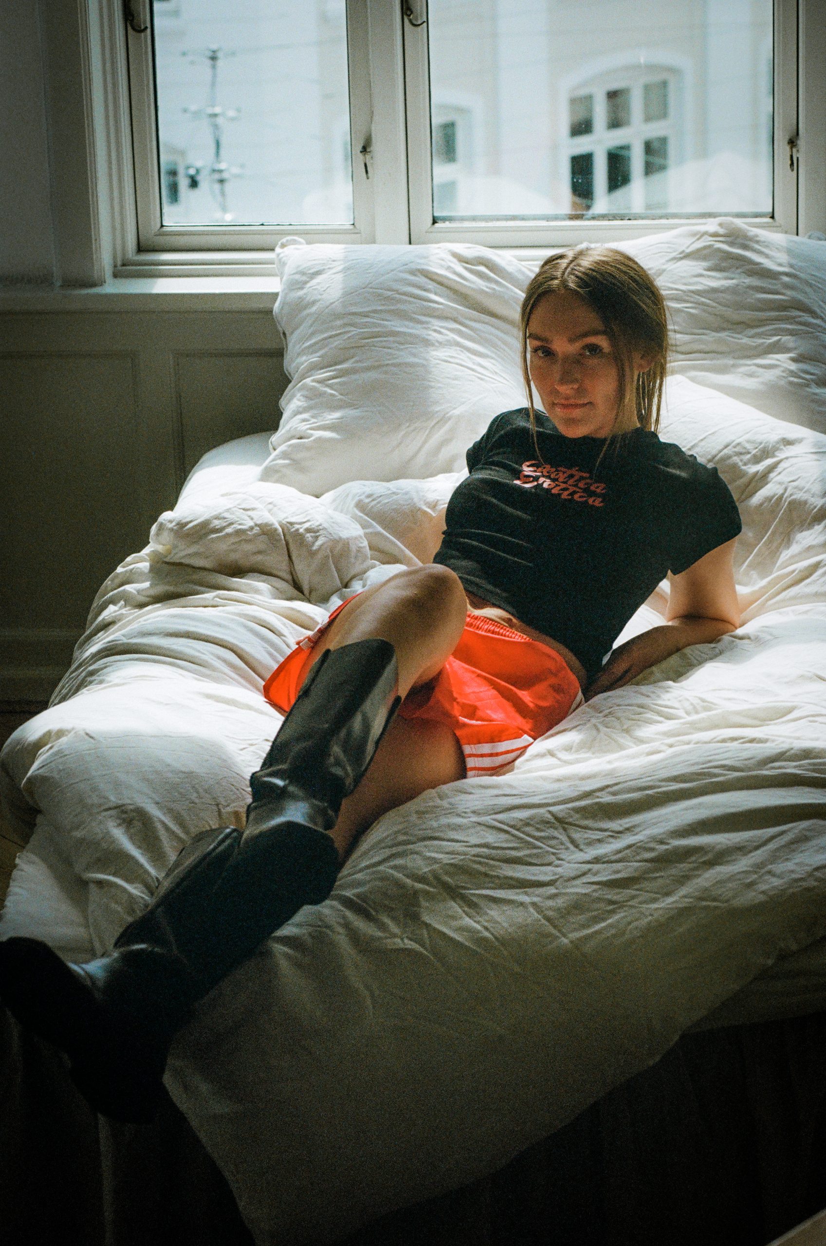 Millioner ser med, når Anna synger på TikTok. To af dem er Justin ...