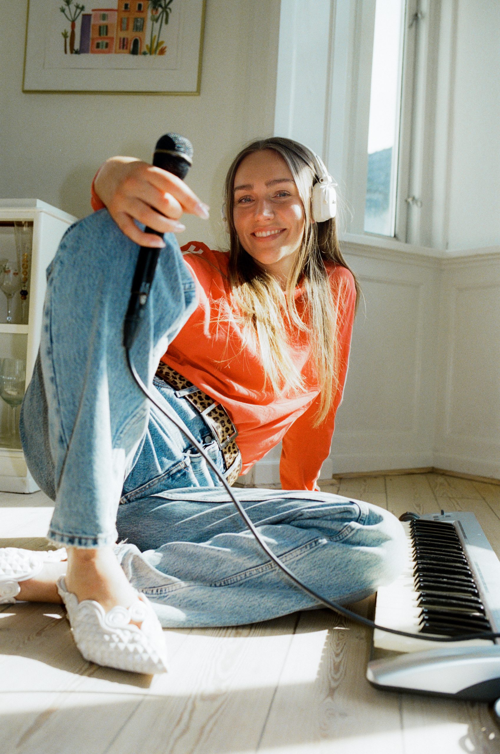 Millioner ser med, når Anna synger på TikTok. To af dem er Justin ...