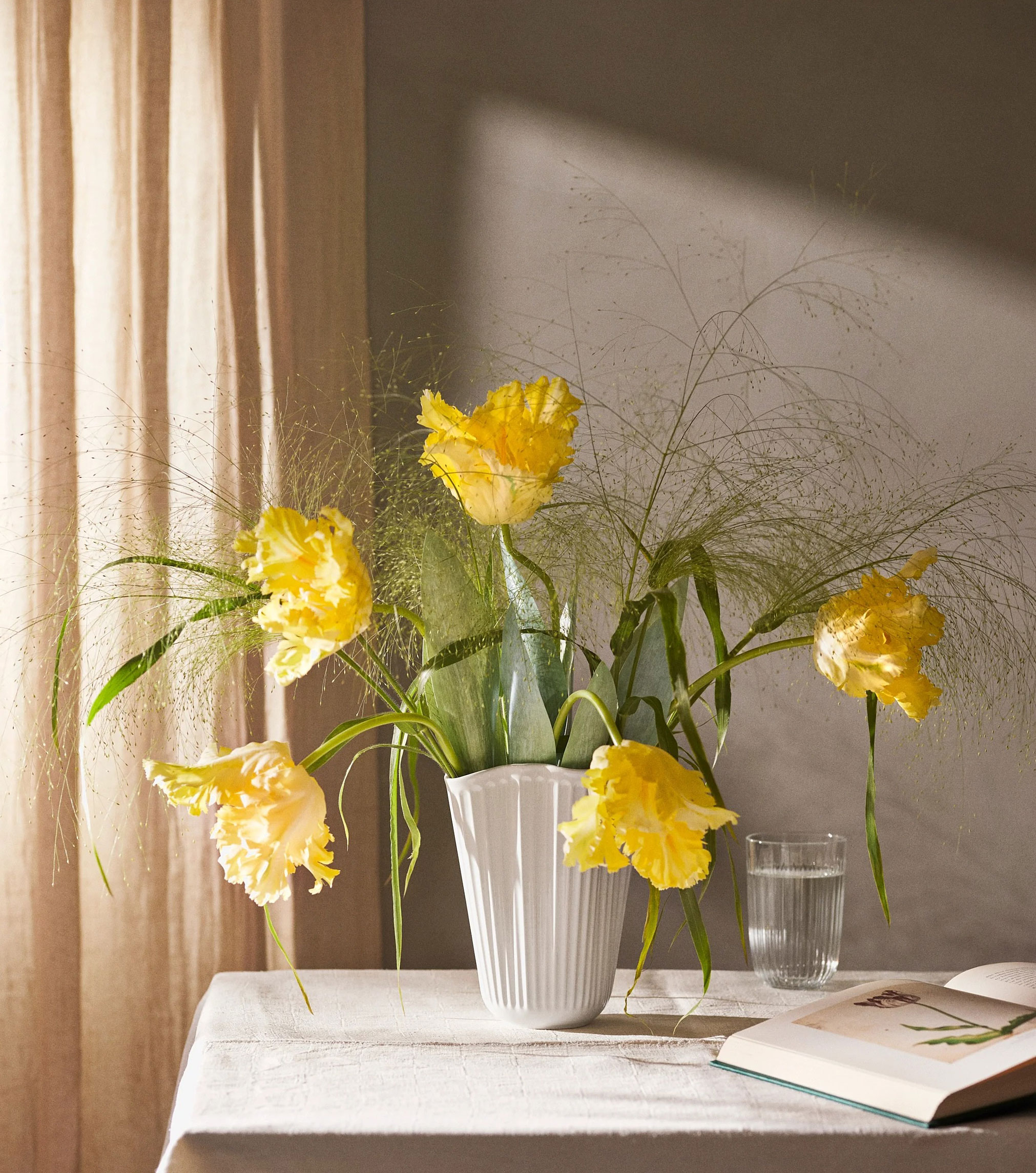 Tulipanvaser | Her er 8 flotte vaser til dine tulipaner | woman.dk