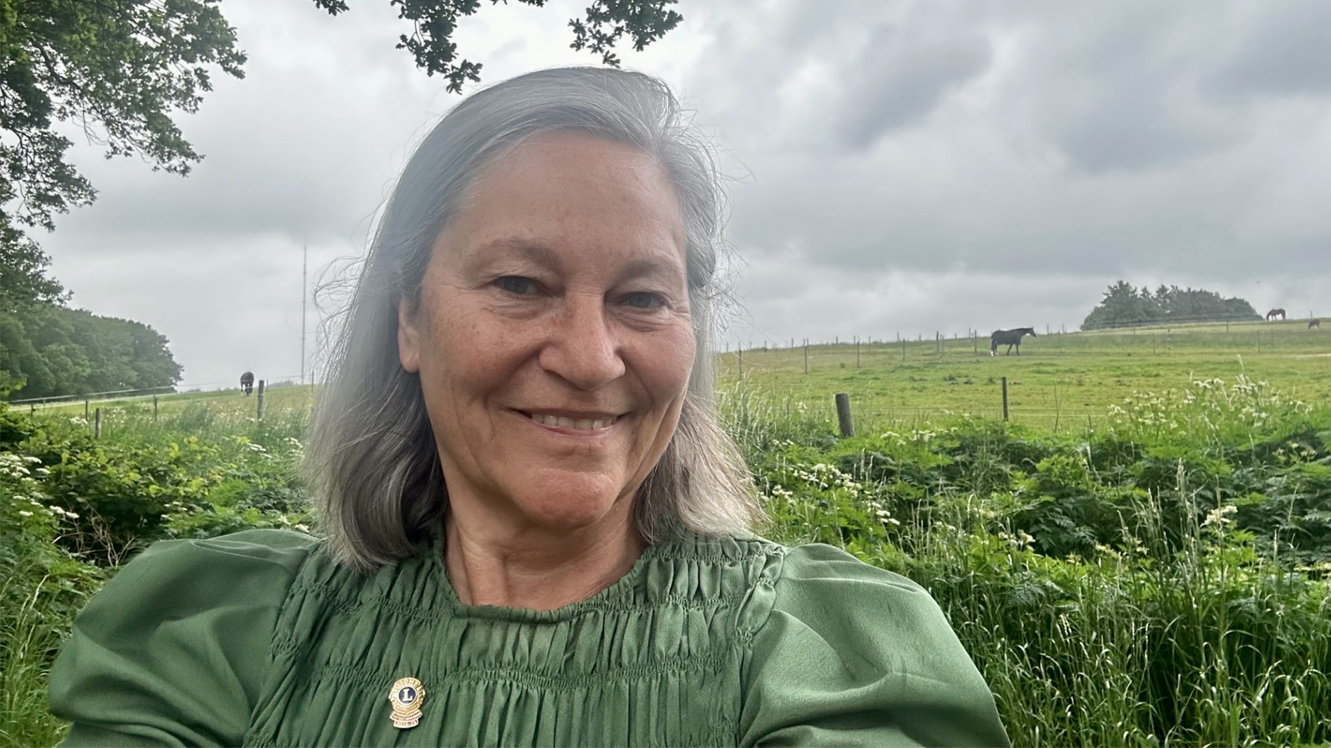 På under ét år har Lis strikket over 100 bind til et helt særligt ...